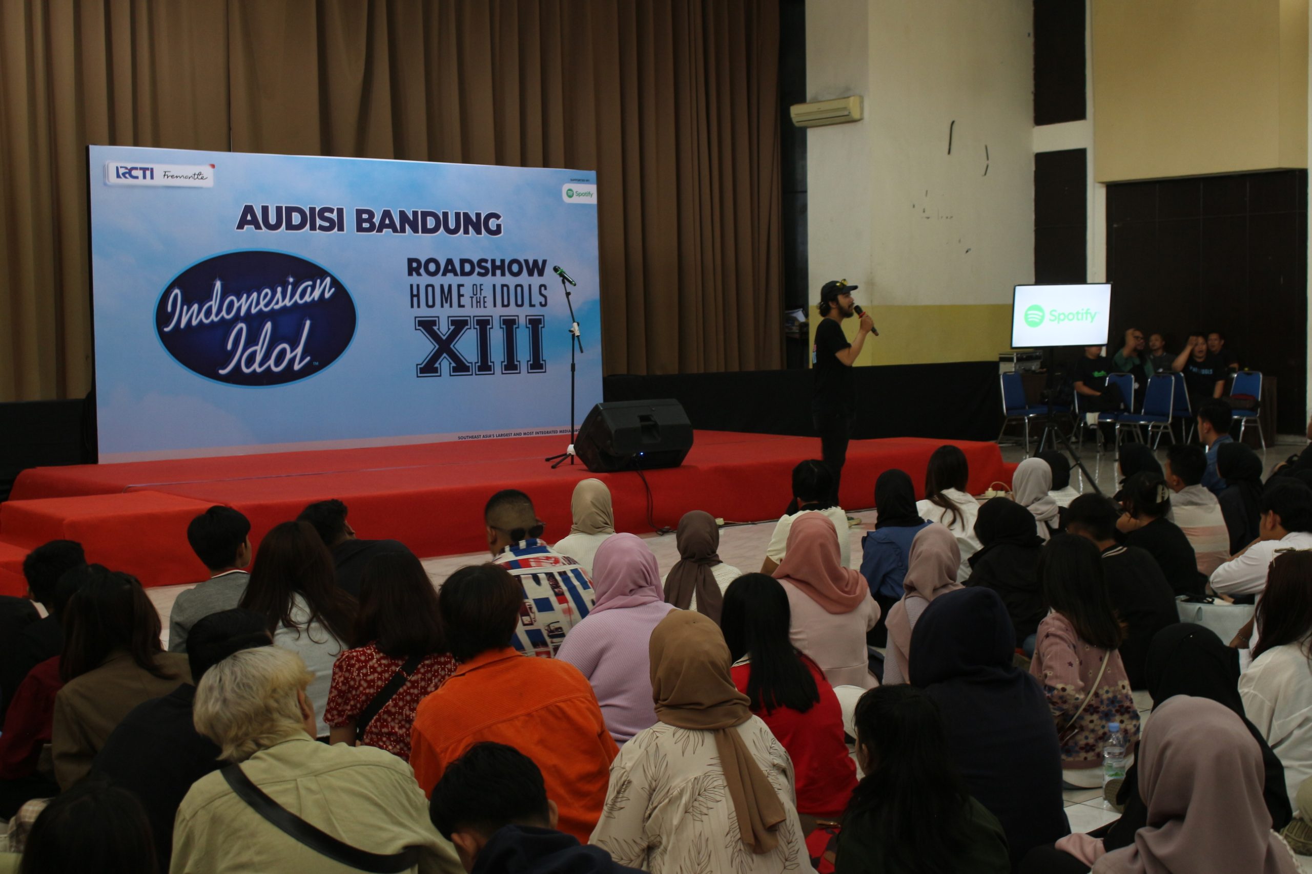 Ribuan Peserta Antusias Ikuti Audisi Indonesian Idol 2024 di Universitas Widyatama - Kemahasiswaan